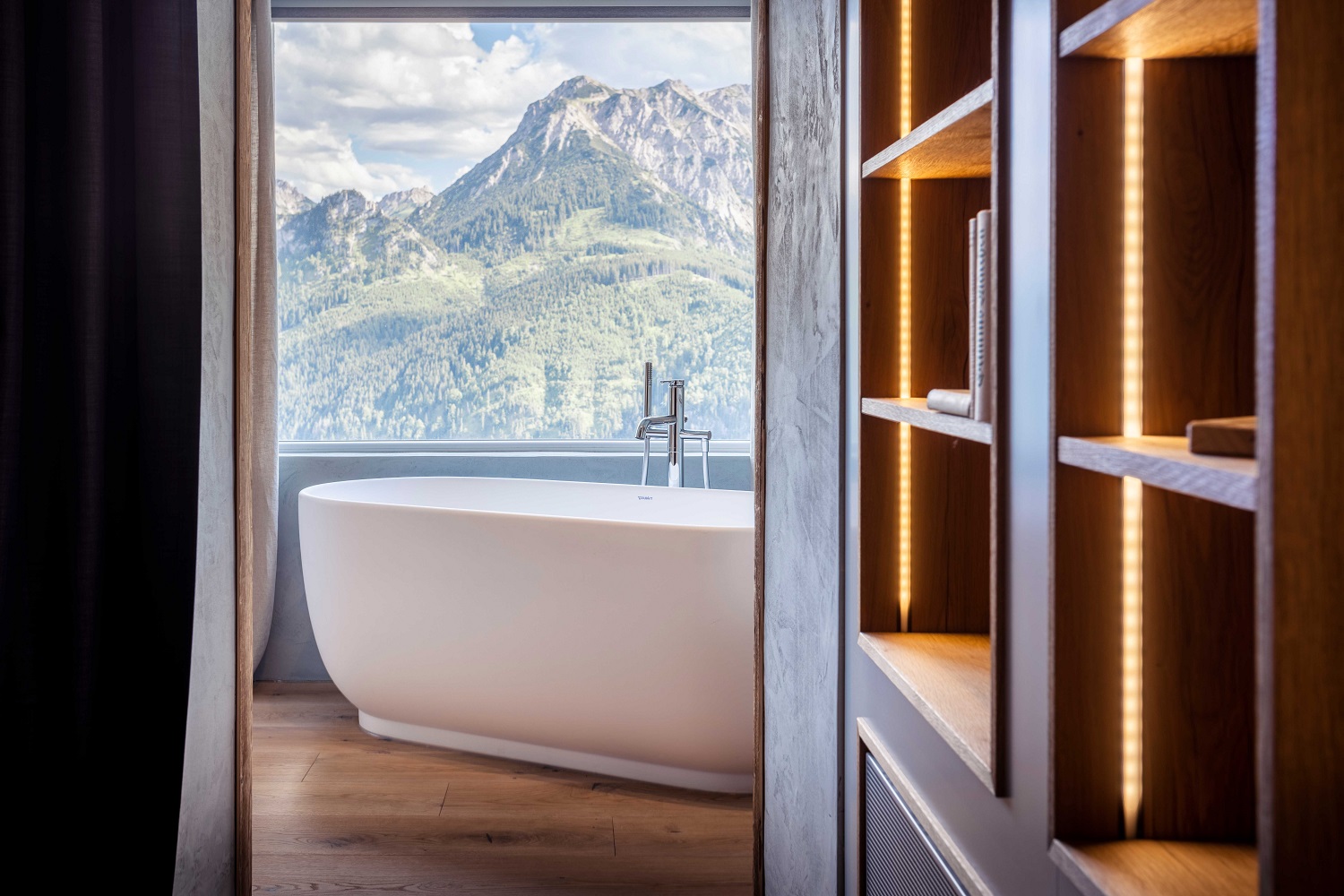 Burghotel Falkenstein: relax at an altitude of 1,250 meters - Bathroom ...